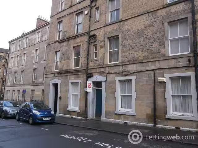 Cheap 2 BR Property to rent in Moncrieff Terrace,, Edinburgh.
