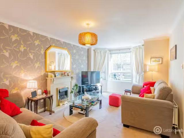 Cheap 2 BR Property to rent in partsonfield, Edinburgh, EH7