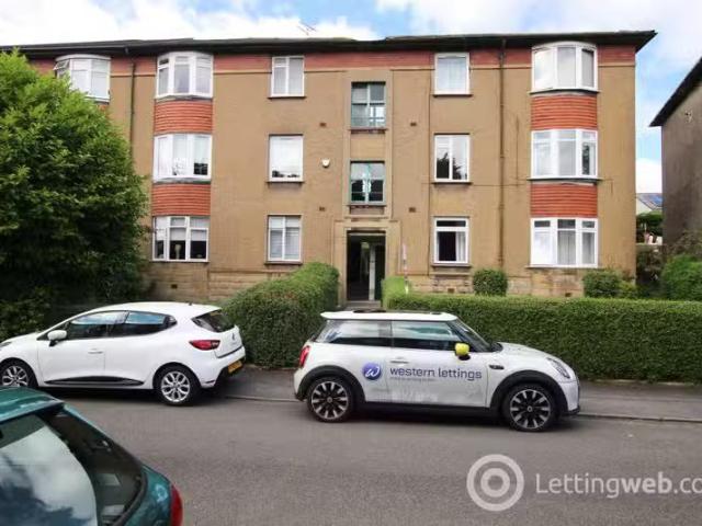 Nice 2 BR Property to rent in Penrith Drive, Kelvindale, Glasg.