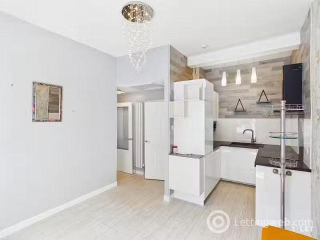 For Rent! 2 BR Property to rent in Prince Regent Street, Newha.