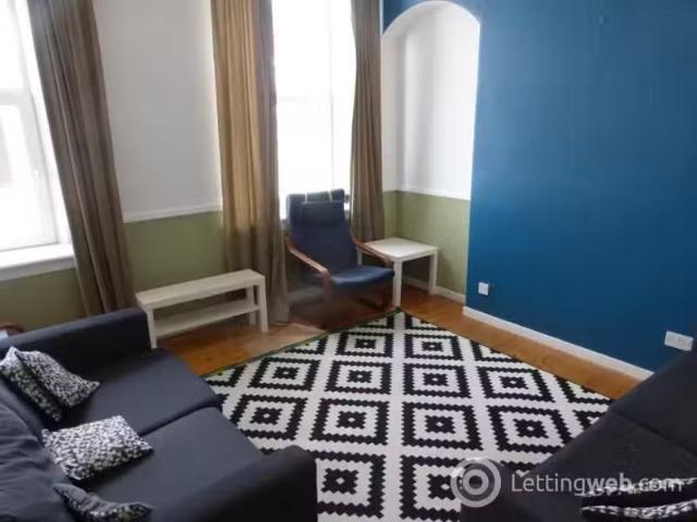 For Rent! 2 BR Property to rent in Rose Street, City Centre.