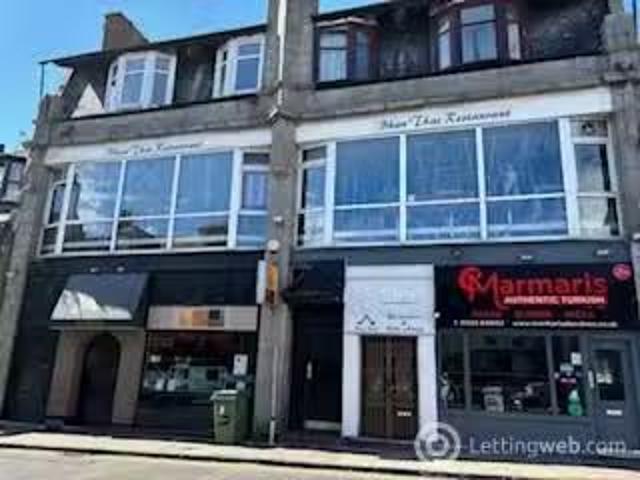 Cozy 2 BR Property to rent in Rose Street, City Centre, Aberde.