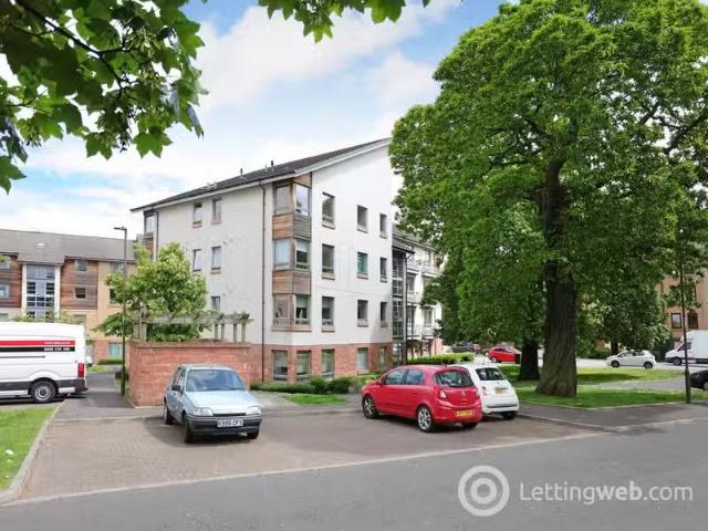 Nice 2 BR Property to rent in St Triduanas Rest, Edinburgh