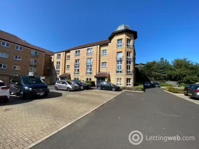 Rental! 2 BR Property to rent in St Clair Road, Easter Road, E.