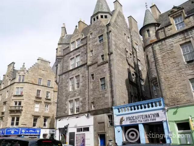 Nice 2 BR Property to rent in St Marys Street, Royal Mile, Edi.