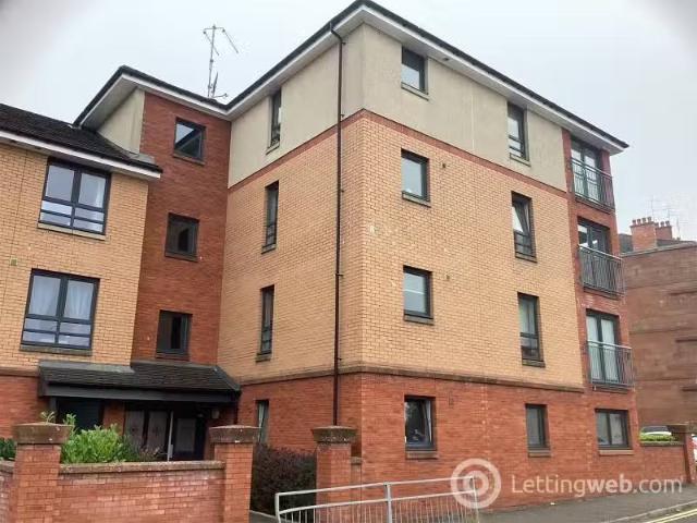 Nice 2 BR Property to rent in Strathcona Drive, Glasgow, G13