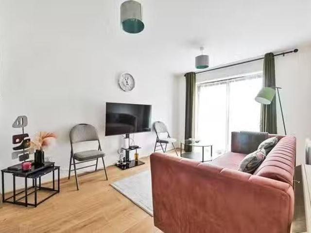 Deal! 2 BR Raven Close