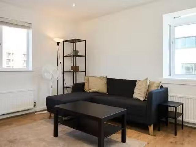 Cozy 2 BR West End Lane