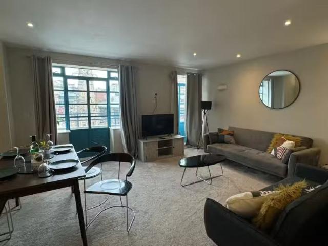 Unique 2 BR Victoria Parade, TORQUAY
