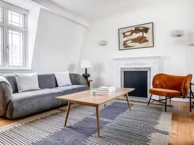 Charming 2 Rooms Carisbrooke Court, Weymouth Street, Marylebon.