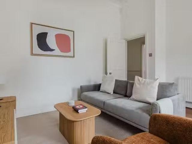 Nice 2 Rooms Lexham Gardens, Kensington 2 Bedroom 2 Bath