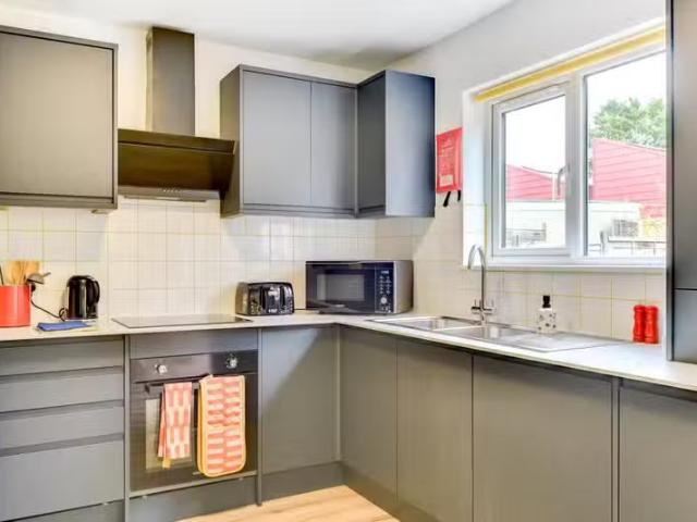 Nice 3 BA 1 bedroom house of multiple occupation for rent in B.