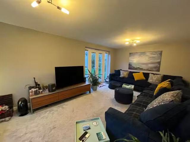 Nice 3 BA 4 bedroom house for rent in Henry Corbett Road, Stok.