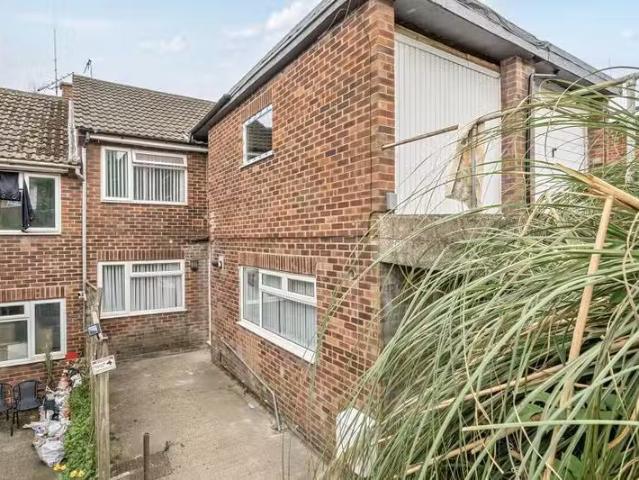 For Rent! 3 BA 5 bedroom town house for rent in Booker Lane, H.
