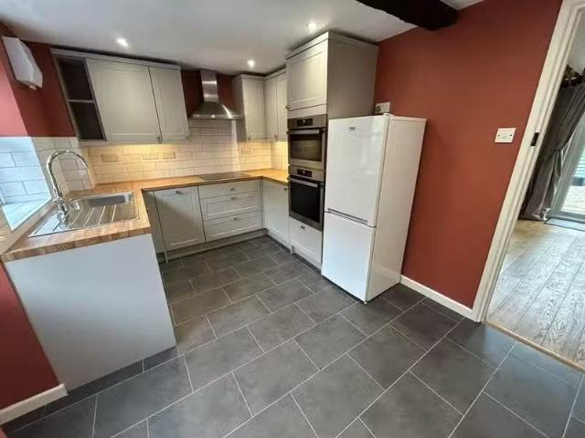 Unique 3 bedroom terraced house for rent in Vallis Way, Frome.