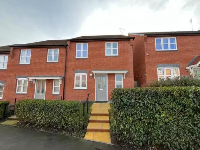 Nice 3 bedroom terraced house for rent in King Lane, Burton On.