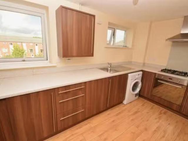 Cozy 3 bedroom flat for rent in Aviation Avenue, Hatfield, AL10