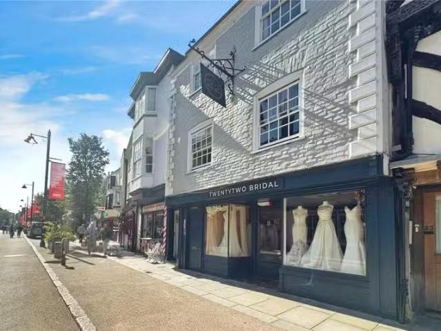 Cozy 3 bedroom flat for rent in Palace Street, Canterbury, Ken.