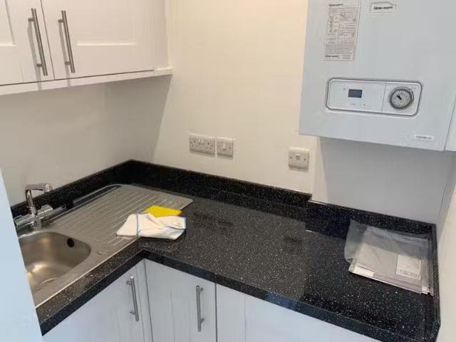 Nice 3 bedroom flat for rent in Student/ Sharer Three Double B.