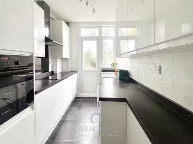 Rental! 3 bedroom Mid Terrace House to rent, Howarth Road, Lon.