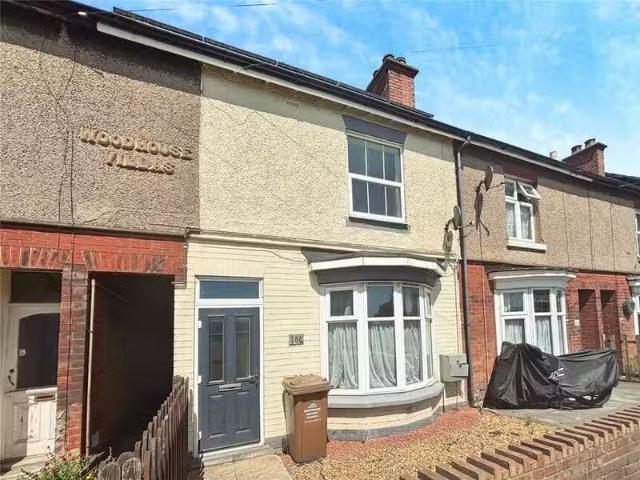 New 3 bedroom Mid Terrace House to rent, Swadlincote Road, Woo.