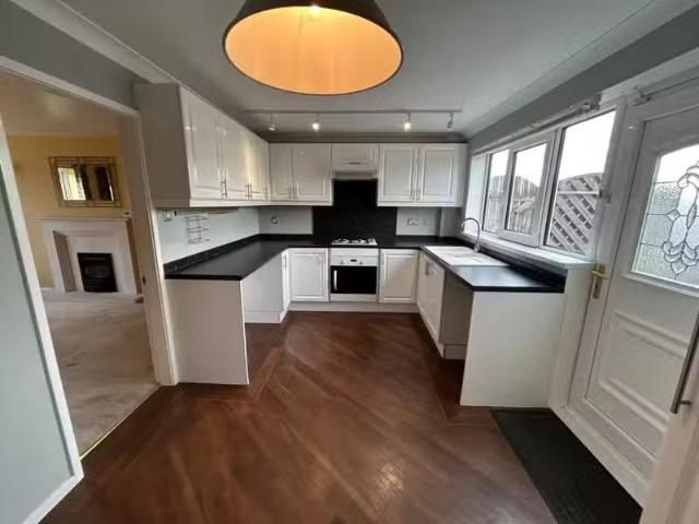 Just in! 3 bedroom semi detached house for rent in Oakway, Bir.