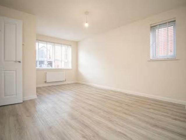 Cheap 3 bedroom semi detached house for rent in Trem Y Rhyd, S.