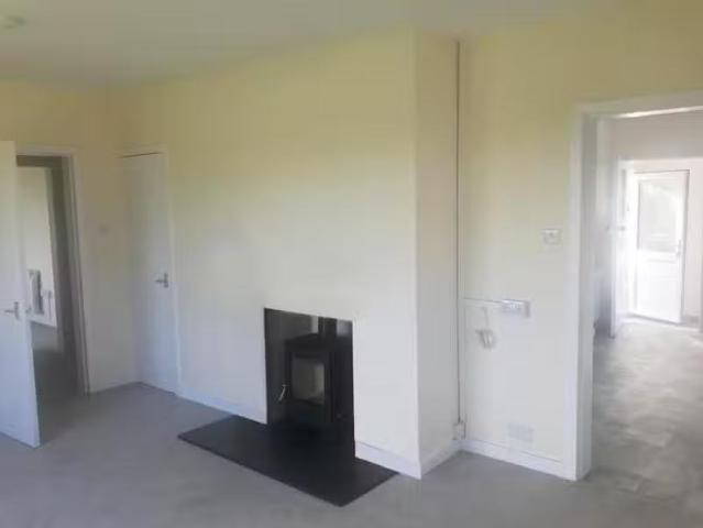 Charming 3 bedroom semi detached house for rent in 1 Bogmill C.