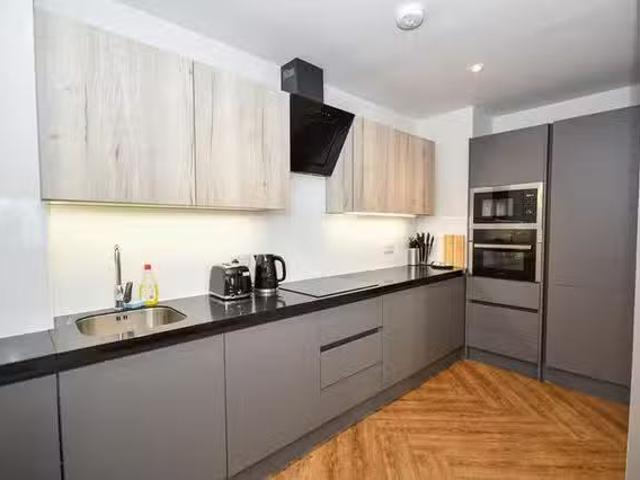 Charming 3 BR Blackfriars Road