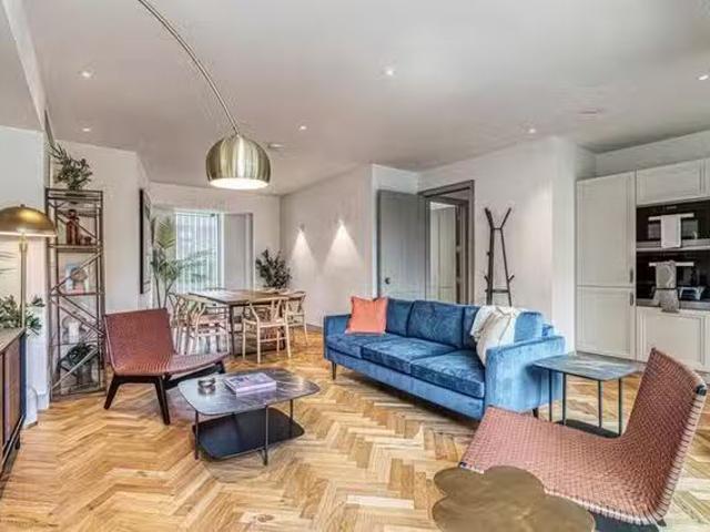 Nice 3 BR Greycoat Place