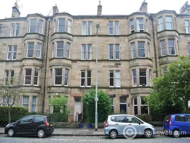 Cozy 3 BR Property to rent in Warrender Park Road, Edinburgh.