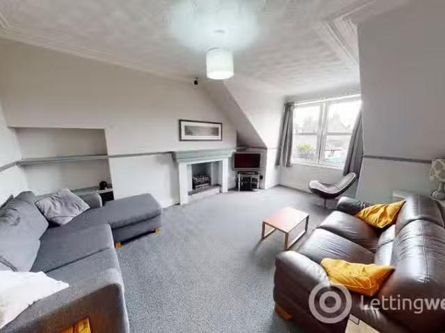Rental! 3 BR Property to rent in Holburn Street, City Centre.