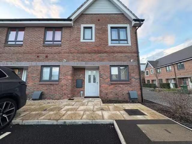 Deal! 3 BR Richardson Close, Aylesbury