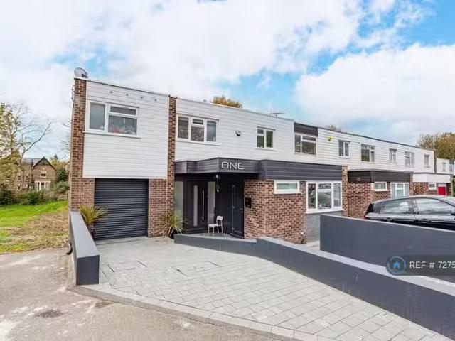 Nice 4 BA 4 bedroom end of terrace house for rent in Canterbur.
