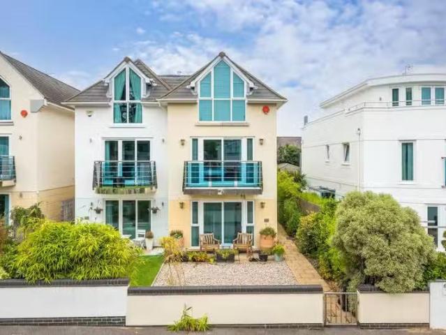 Nice 4 BA 4 bedroom semi detached house for rent in 1 Blue Wat.