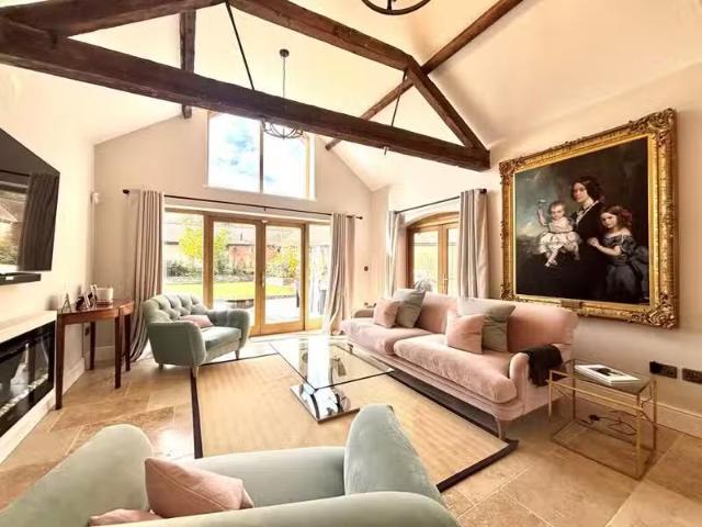 Nice 4 BA 5 bedroom farm house for rent in Shelfield Park Farm.