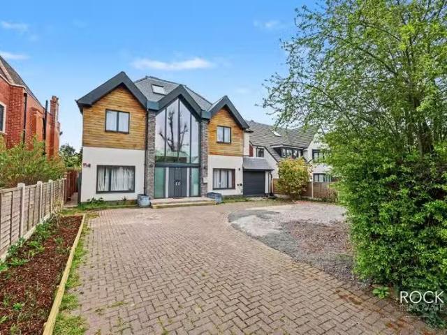 For Rent! 4 BA 6 bedroom detached house for rent in Silhill Ha.