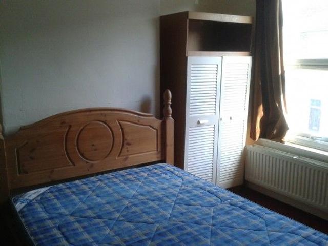 Nice 4 bed student house available