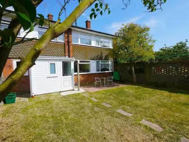 Cozy 4 bedroom terraced house for rent in Othello Close, Colch.