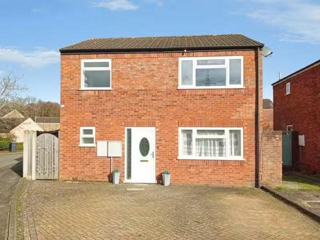 Deal! 4 bedroom Detached House to rent, Millstream Way, Leegom.