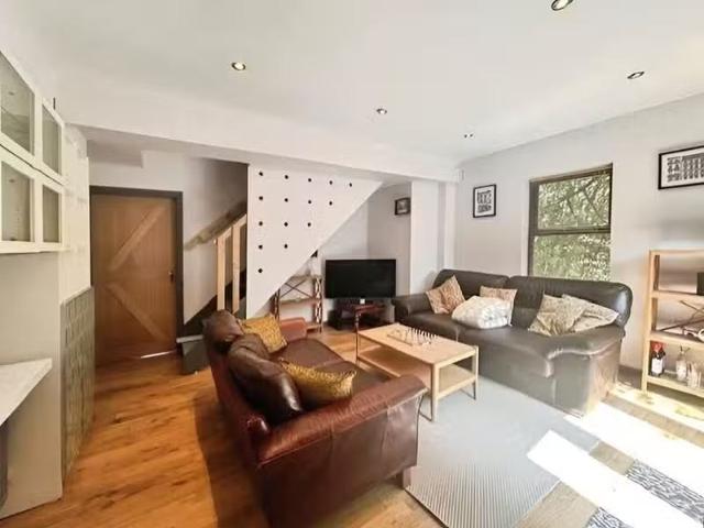 Rental! 4 bedroom Detached House to rent, Castle Avenue, Conis.