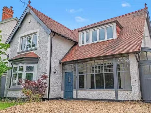 Deal! 4 bedroom detached house for rent in Solihull Road, Soli.