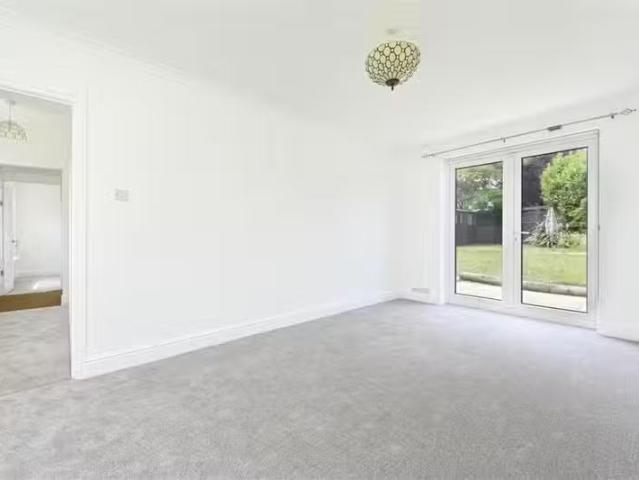 For Rent! 4 bedroom end of terrace house for rent in Chequer L.