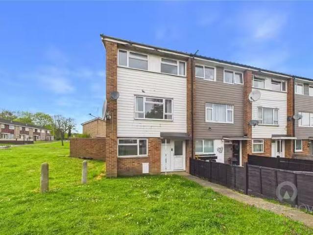 For Rent! 4 bedroom End Terrace House to rent, Thorn Hill, Nor.