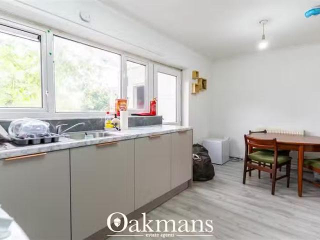 Rental! 4 bedroom house for rent in Beeston Close, Birmingham.