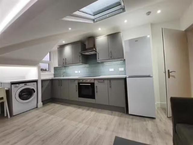 Cheap 4 bedroom house for rent in St. Johns Road, Clifton, BS8