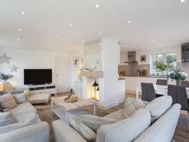 New 4 bedroom semi detached house for rent in School Lane Bric.