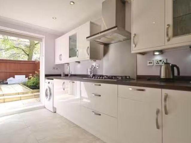 Just in! 4 bedroom Semi Detached House to rent, Langham Place.