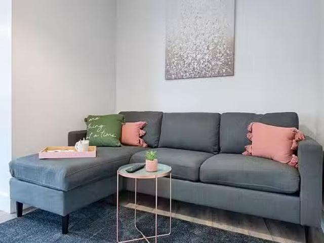 Rental! 4 BR Catherine Street
