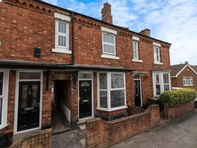New 5 BA 5 bedroom terraced house for rent in Packington Hill.